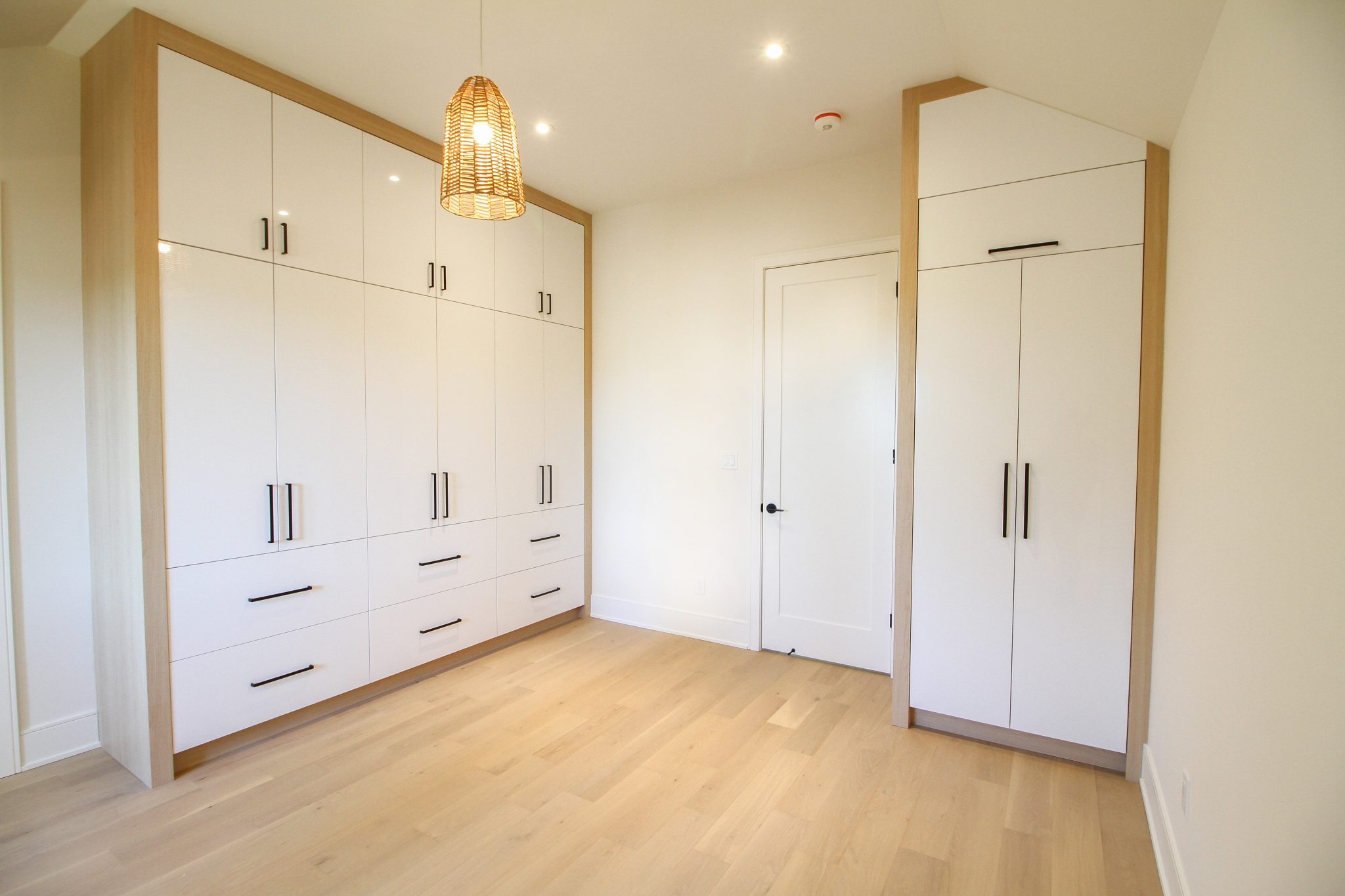 Home [kitchenprocabinets.ca]